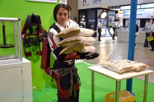 New Upper Body Bionic Suit Uses Air to Lift Loads of 50 Kilograms