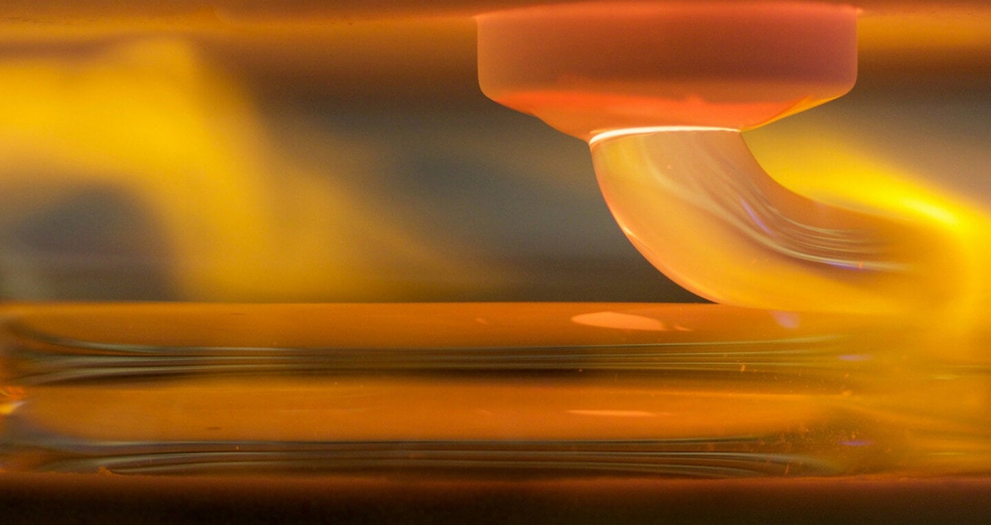 Watch MIT's Breakthrough 3D Printer Pour Molten Glass Like Honey