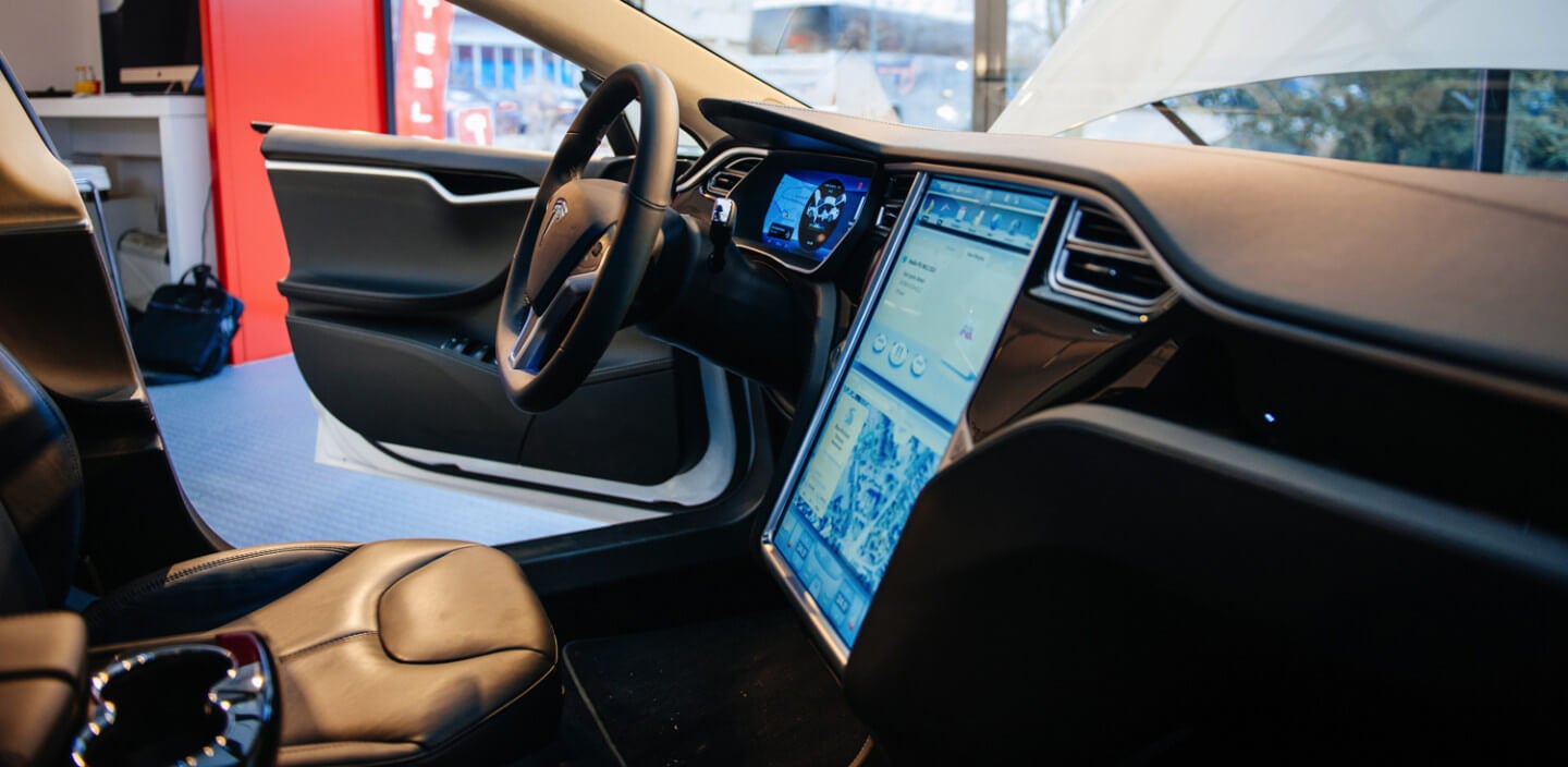 Tesla Sends Highway Cruise Update to Recent Model S Owners