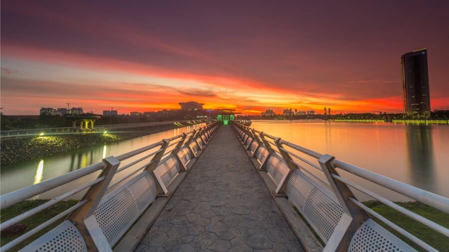 8 Principles for Leaders to Make the Most of the Exponential Age