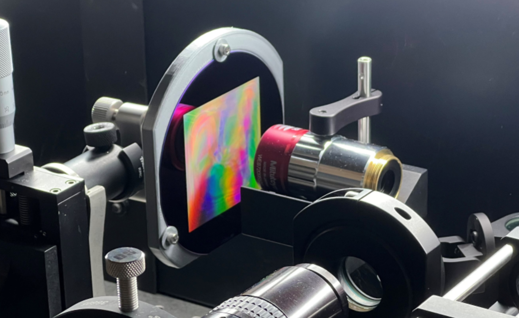 This Ultra-Thin Lightsail Could Tow Tiny Spacecraft to the Nearest Stars