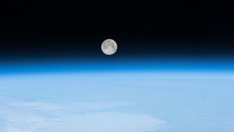 The Moon's Surface Has Enough Oxygen to Sustain 8 Billion People for ...